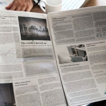 Berita contoh teks ulasan singkat beserta strukturnya terbaru hari ini