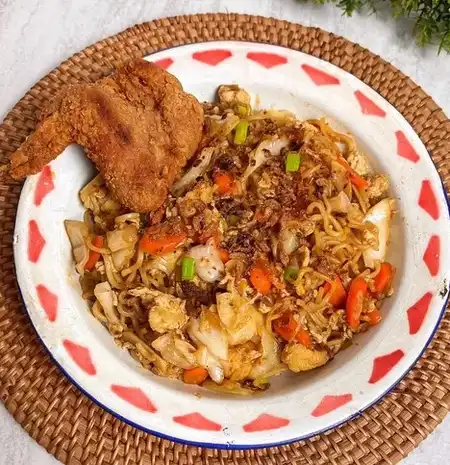 Lirik dan Arti Lagu Honey There's The Door - Haley Reinhart - Sonora.id