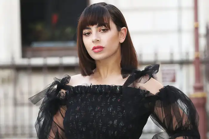 Arti Lagu 'party 4 u' Dipopulerkan Charli XCX - Sonora.id