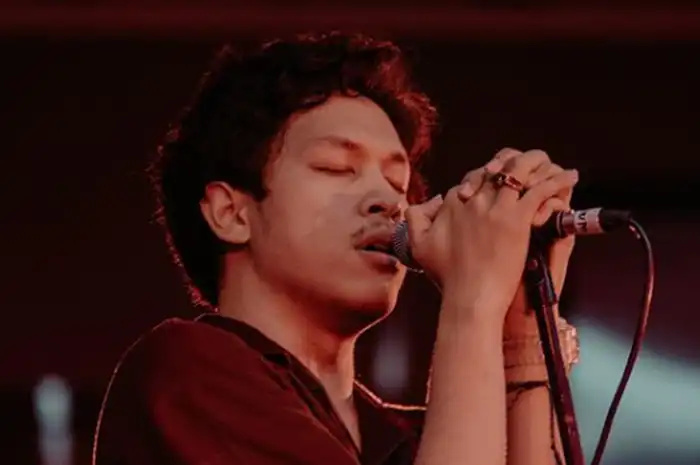 Lirik Lagu dan Chord Gitar 'Membasuh' Milik Hindia feat. Rara Sekar ...