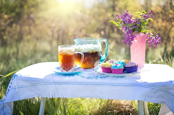 Mitos atau Fakta? Minum Es Teh Setelah Makan Bisa Berbahaya Bagi Tubuh ...