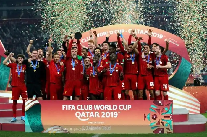 Selain Trofi, Liverpool Juga Dapat Emblem Juara FIFA pada Jerseynya ...