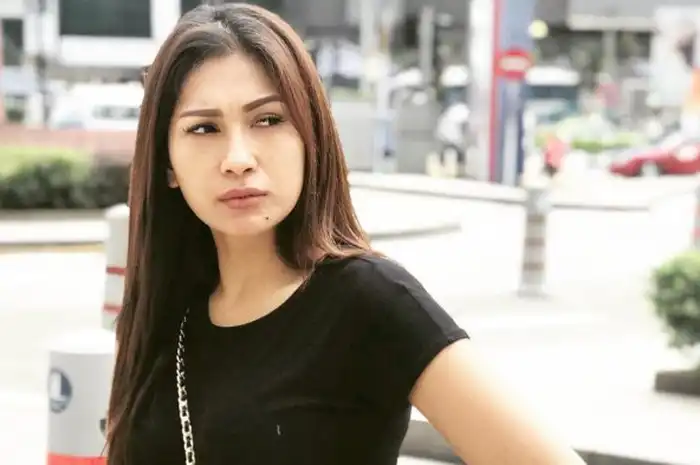 Lirik dan Chord Gitar Lagu 'Korbanmu' Milik Penyanyi Tata Janeta ...