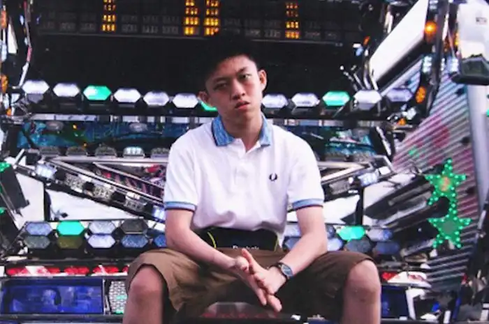 Lirik Lagu 'Dat Stick' Yang Dipopulerkan Oleh Rich Brian - Sonora.id