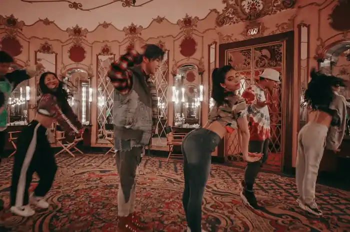 Rilis Lagu Baru, Ini Lirik Lagu '2U' Milik Penyanyi Solo Kang Daniel ...