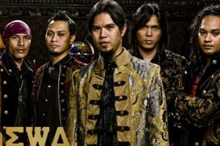 Lirik Lagu 'Hadapi Dengan Senyuman' Yang DIpopulerkan Oleh Dewa 19 - Sonora.id