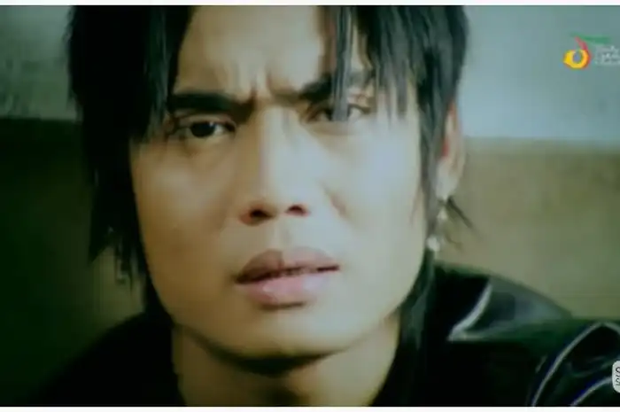 Lirik Lagu Terlalu - ST12: Cintaku Padamu Tlah Setinggi Langit - Sonora.id