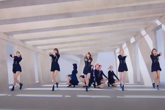 Lirik Lagu ‘Panorama’ Milik IZ*ONE, Shoot! Take a Panorama - Sonora.id