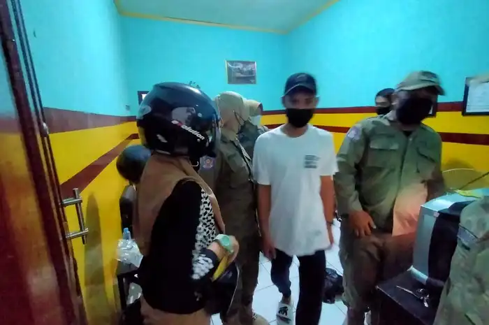 Tanpa Status Pernikahan, Pasangan Kepergok Satpol PP Banjarmasin Lagi Ngamar - Sonora.id