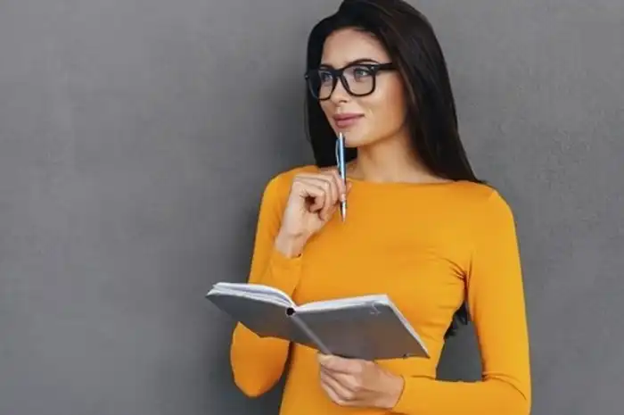 Dikenal Berpikir Lama, tapi 4 Zodiak Inilah yang Terlihat Paling Rapi ...