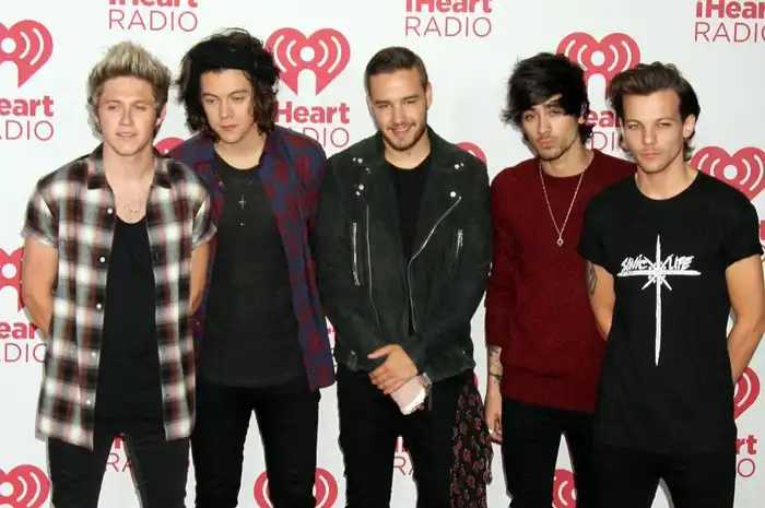 Lirik Lagu 'Night Changes' - One Direciton, Lengkap Terjemahannya ...