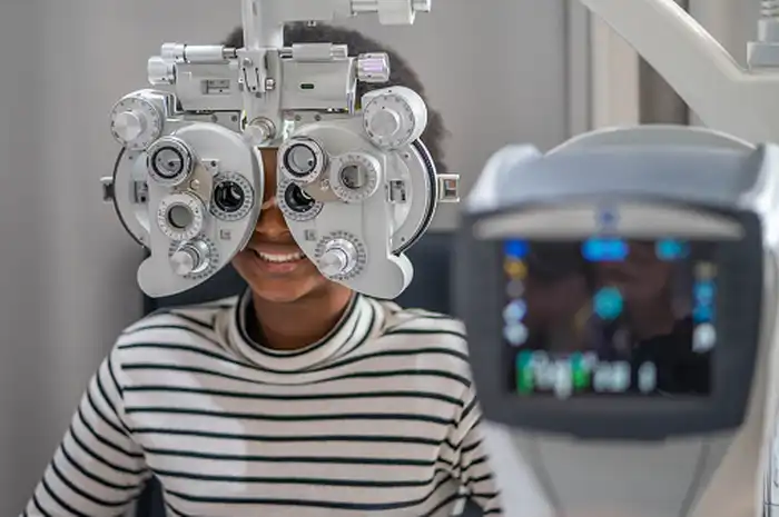 Apa Low Vision pada Mata? Yuk, Kenali Gejala dan Cara Mencegahnya ...