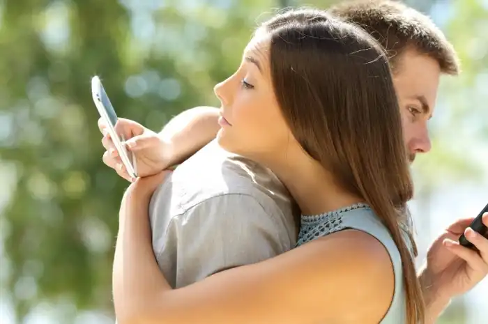 Ternyata Ini Bedanya Selingkuh yang Dilakukan Cewek vs Cowok, Hayo ...