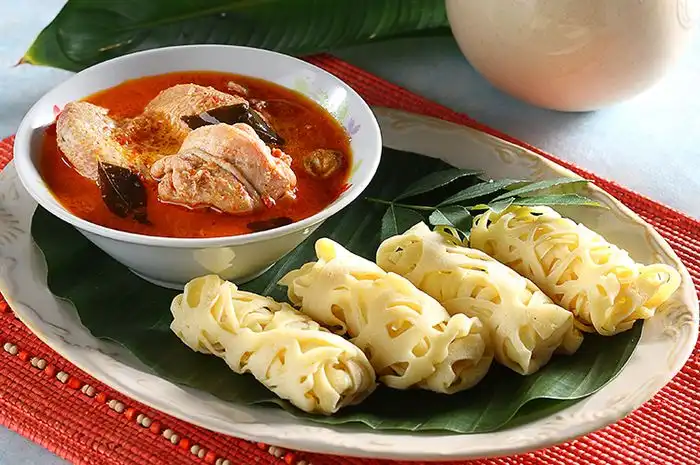 Resep Roti Jala dengan Kuah Kare Ayam, Makanan asal Sumatra Utara ...