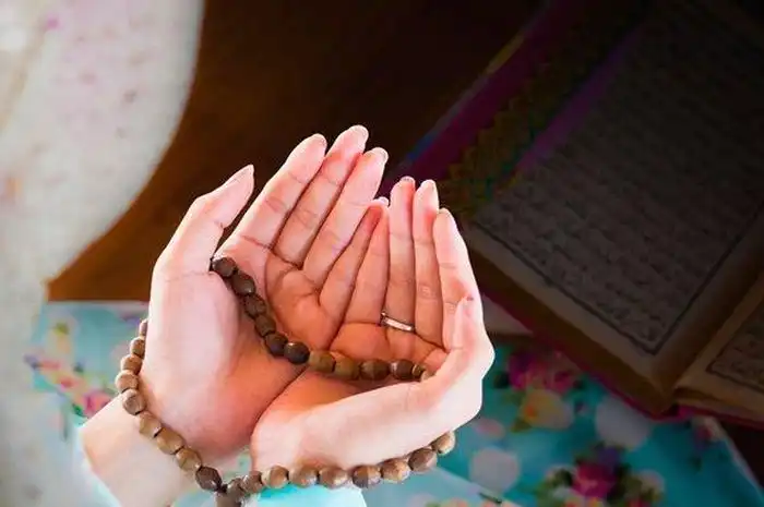 Susunan Doa dan Bacaan Wirid Setelah Sholat Fardu, Lengkap! - Sonora.id