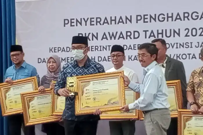 Pemkot Bandung dan 10 Kota/Kabupaten di Jawa Barat Raih BKN Award 2022 - Sonora.id