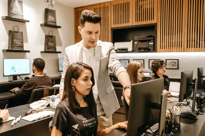 10 Contoh Dialog Offering Help dan Artinya dalam Bahasa Inggris - Sonora.id