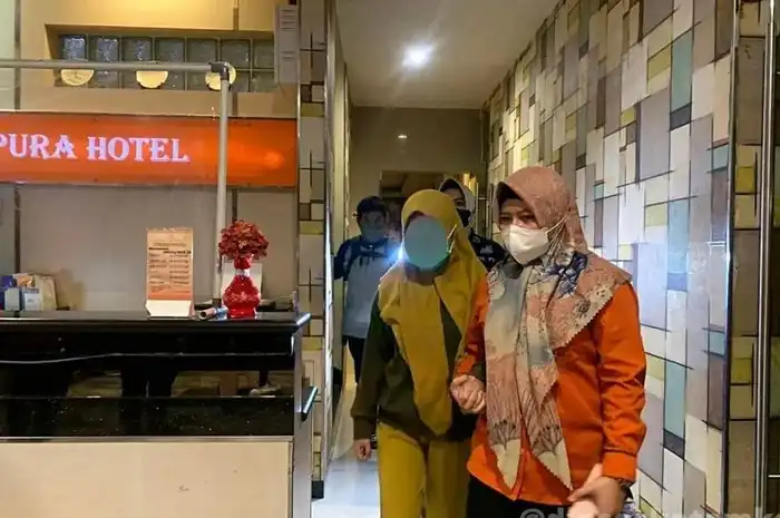 Razia Penginapan, Dinas Sosial Makassar Gagalkan Prostitusi Via Daring - Sonora.id