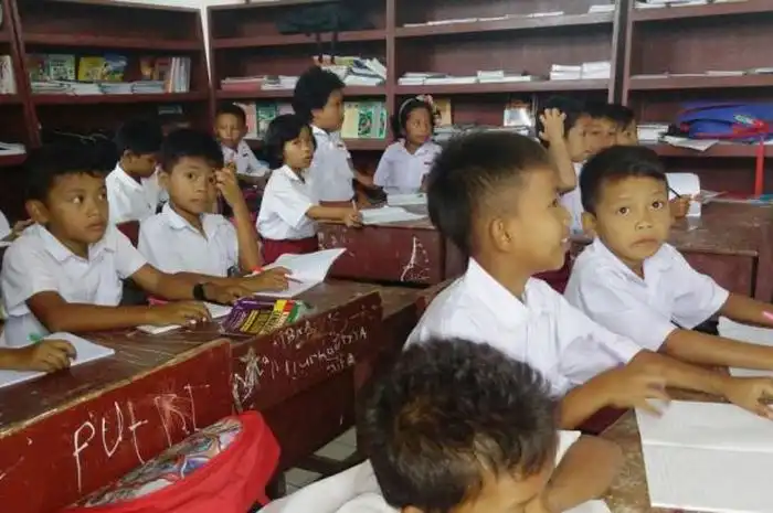 5 Contoh Cerkak Bahasa Jawa dengan Berbagai Tema - Sonora.id