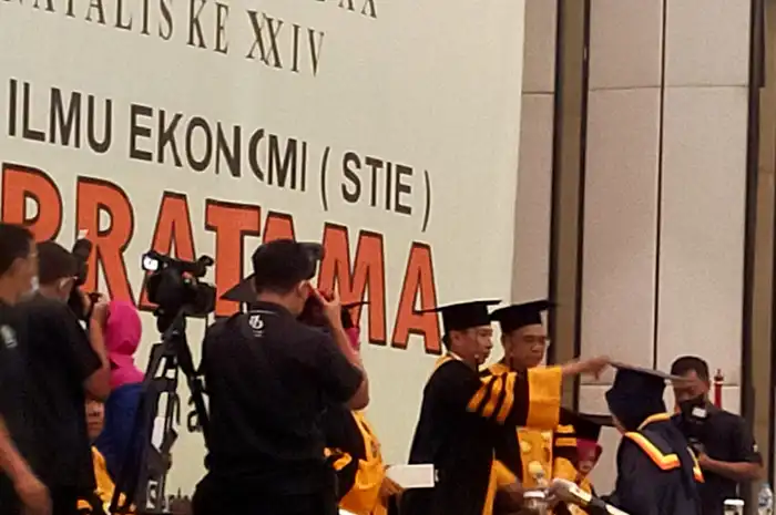 STIE Mulia Pratama, Bekasi Gelar Wisuda 260 Sarjana - Sonora.id
