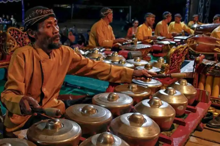 17 Contoh Tembang Macapat Pocung dan Artinya dengan Berbagai Tema ...