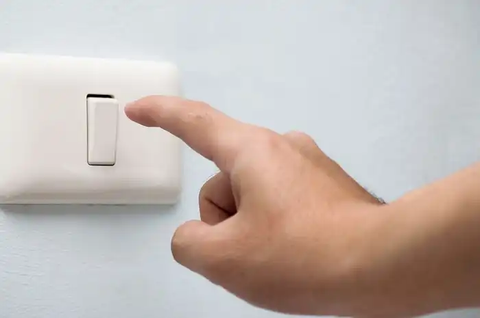 15 Cara Menghemat Listrik dalam Kehidupan Sehari-hari, Yuk Biasakan! - Sonora.id