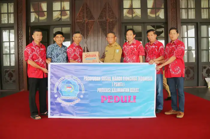 Terima Bantuan dari Ormas, Pemprov Kalbar Salurkan 40 Ton Sembako ke Masyarakat Terdampak Banjir ...