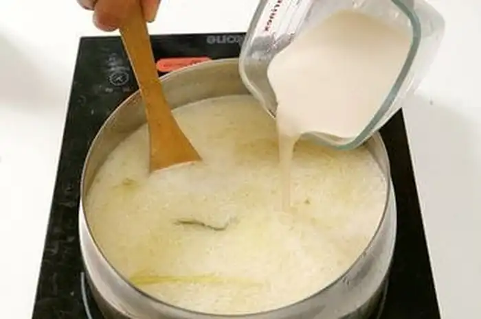Nyesel Baru Tahu! Begini Cara Aman Memanaskan Makanan Bersantan - Sonora.id
