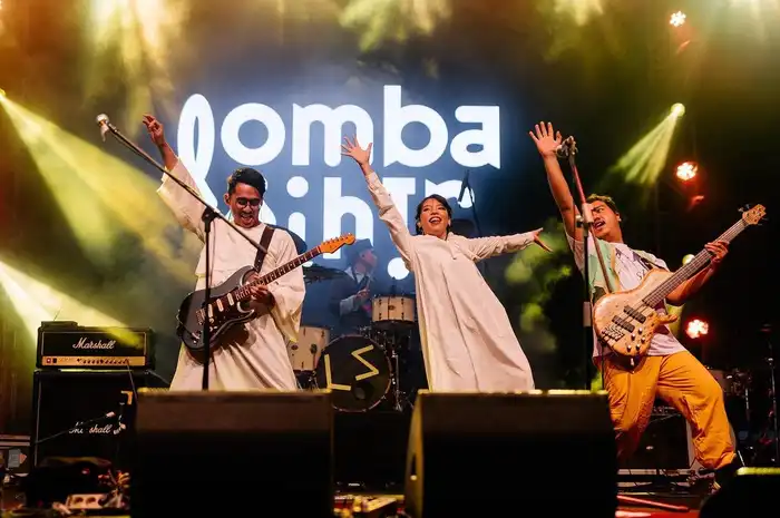 Lirik Lagu 'Tak Ada Waktu Tepat untuk Berita Buruk' - Lomba Sihir ...