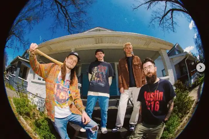Lirik dan Arti Lagu December yang Dipopulerkan Oleh Neck Deep - Sonora.id