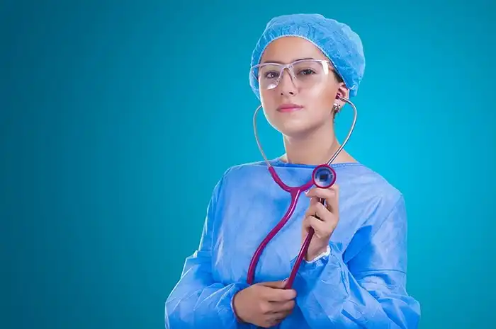Intip Berapa Gaji Dokter Spesialis di Indonesia - Sonora.id