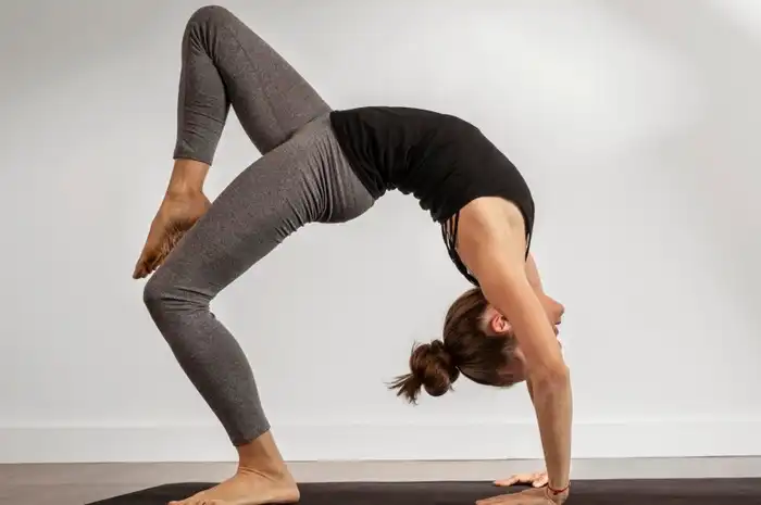 Cara Melakukan Gerakan Kayang dengan Mudah! Ngga Perlu Takut Cedera ...