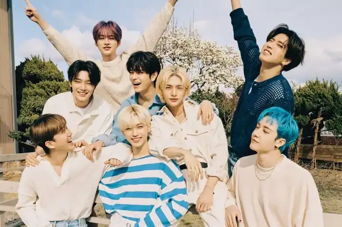 Lirik Lagu MEGAVERSE - Stray Kids (SKZ), dengan Terjemahan Indonesia ...
