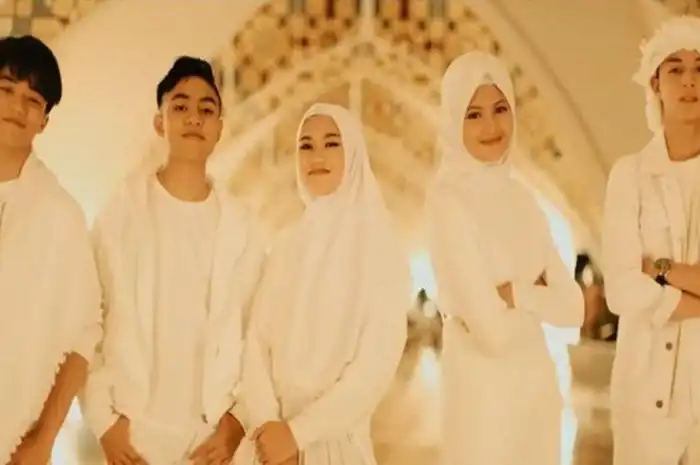 Lirik Lagu Bertauhid - Sridevi, Eby, dan Afan DA5 (OST Magic 5) - Sonora.id