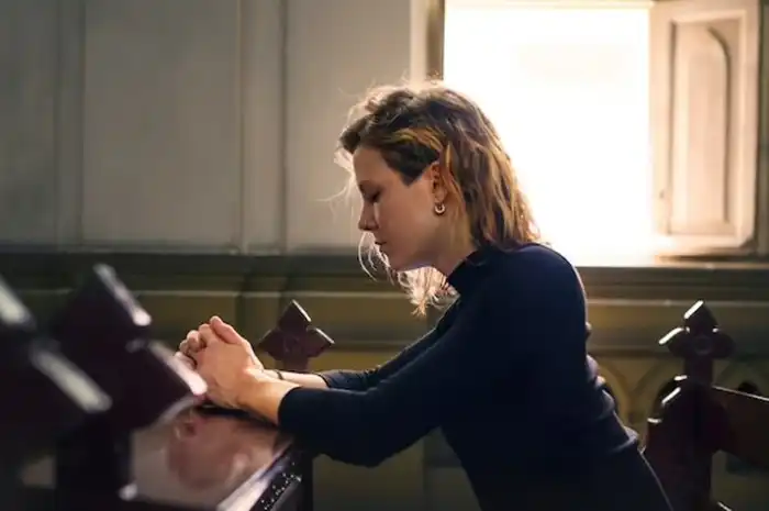 17 Doa Persembahan Kristen pada Saat Ibadah, Penuh Ucapan Syukur ...