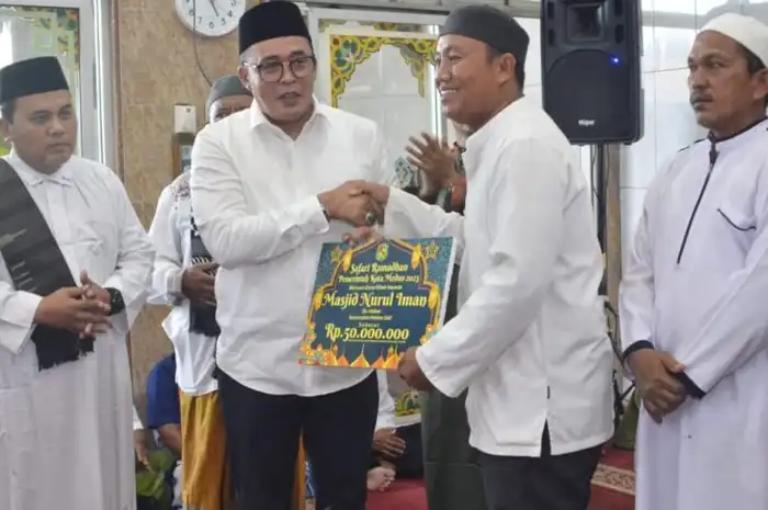 Safari Ramadhan, Pemko Medan Serahkan Bantuan kepada BKM Masjid Nurul ...