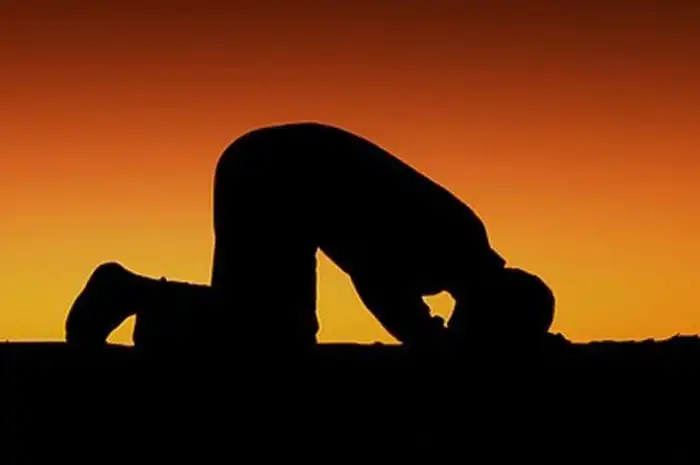 Tata Cara Sholat Qobliyah Subuh, Lengkap dengan Niat dan Doa - Sonora.id