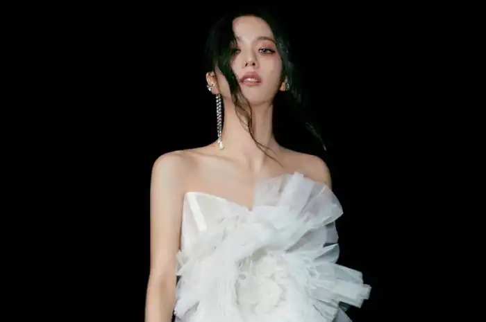 Lirik Lagu All Eyes On Me – Jisoo BLACKPINK, dengan Terjemahannya - Sonora.id