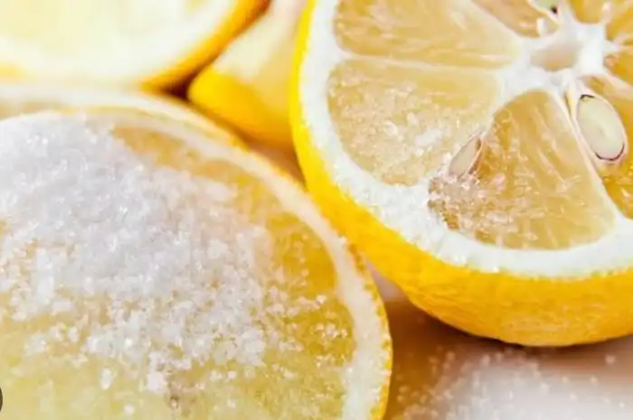 Cukup Gosokkan Lemon dan Gula di Area Bibir, Hasil Menakjubkan ini ...