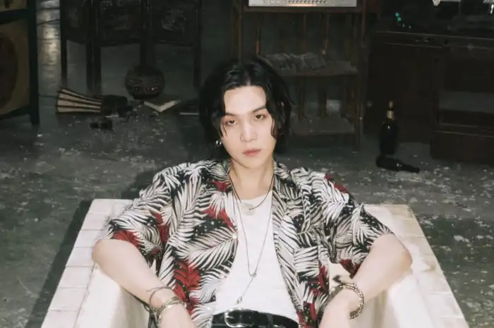 Lirik dan Terjemahan Lagu Snooze - Agust D ft Woosung, Ryuichi Sakamoto ...