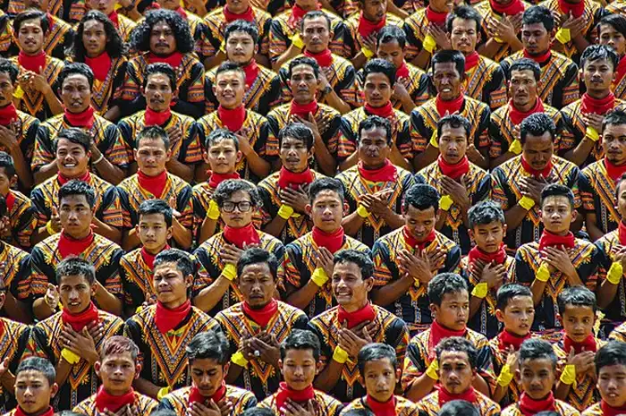 15 Contoh Tari Kelompok dan Asal Daerahnya, Lengkap dengan Penjelasan ...