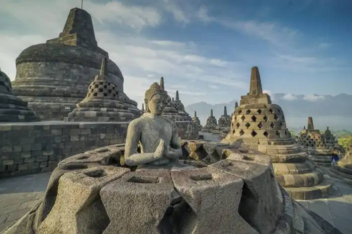 Rangkaian Acara Waisak 2567 BE Tahun 2023 di Candi Borobudur serta Mendut - Sonora.id