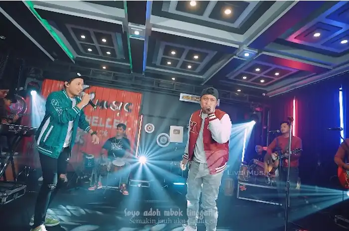 Lirik Lagu 'Sayah' - Denny Caknan feat Hendra Kumbara, Masuk Trending ...