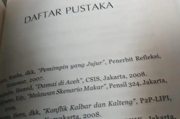 20 Contoh Daftar Pustaka Makalah dari Berbagai Sumber - Sonora.id