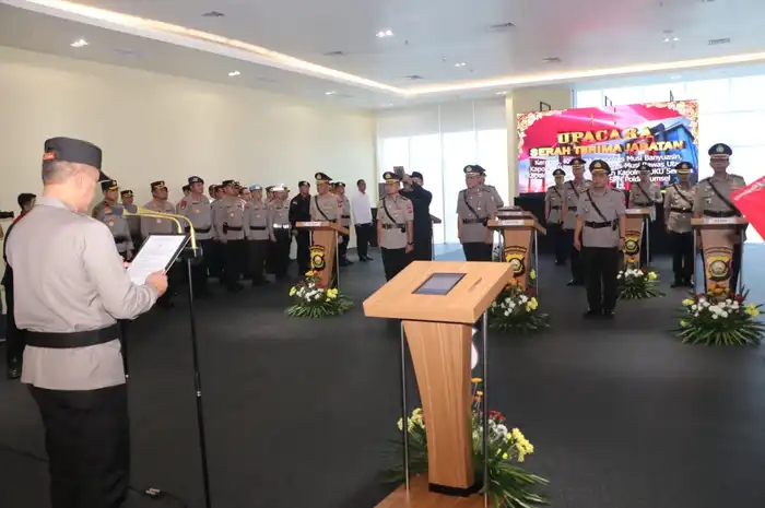 Upacara Serah Terima Pejabat utama dan beberapa Kapolres Jajaran Polda Sumsel - Sonora.id