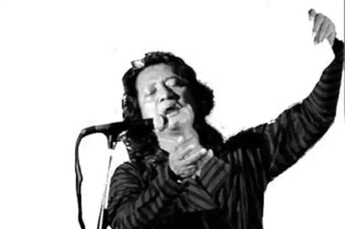 10 Kumpulan Puisi Ws Rendra yang Paling Fenomenal dan Melegenda - Sonora.id