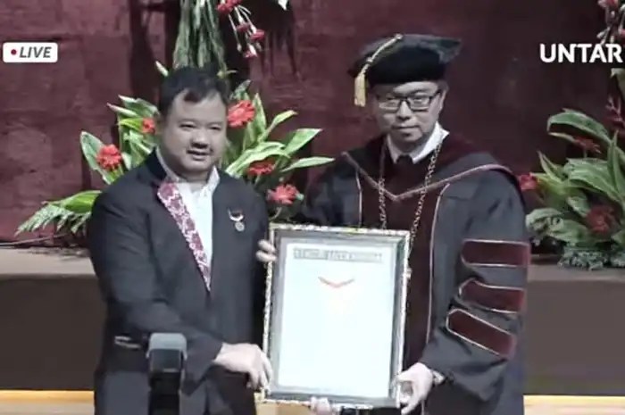 FH UNTAR Cetak Guru Besar Hukum Bisnis, Termuda, Pecahkan Rekor Muri ...
