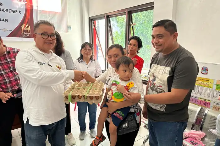 Penyerahan Bantuan BAAS (Bapak/Bunda Asuh Anak Stunting) Perwakilan BKKBN Provinsi Sulawesi ...