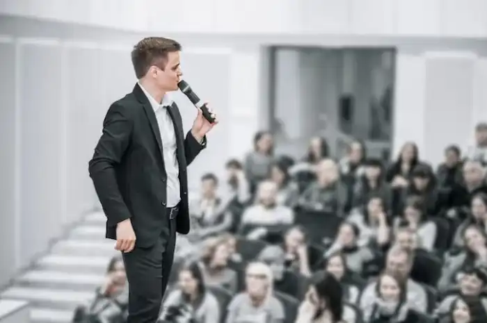 5 Contoh Teks MC Formal, Mulai dari Acara Seminar hingga Wisuda - Sonora.id