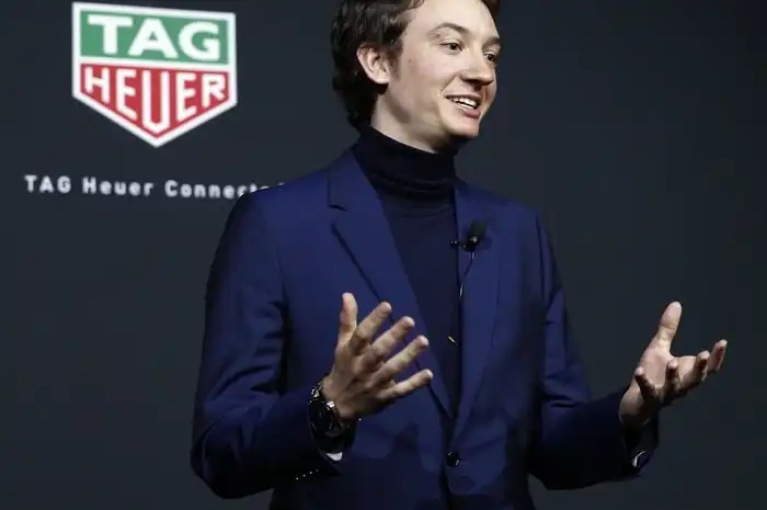 Profil Frederic Arnault, CEO Tag Heuer Diisukan Pacar Lisa BLACKPINK ...